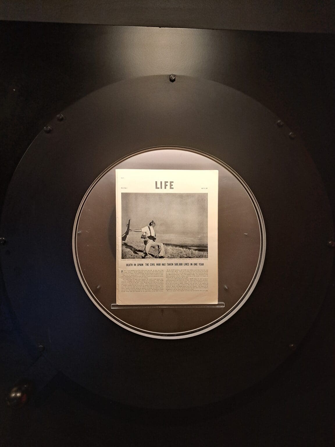 The Art of Documenting: Robert Capa, the Photojournalist - Hungarian ...