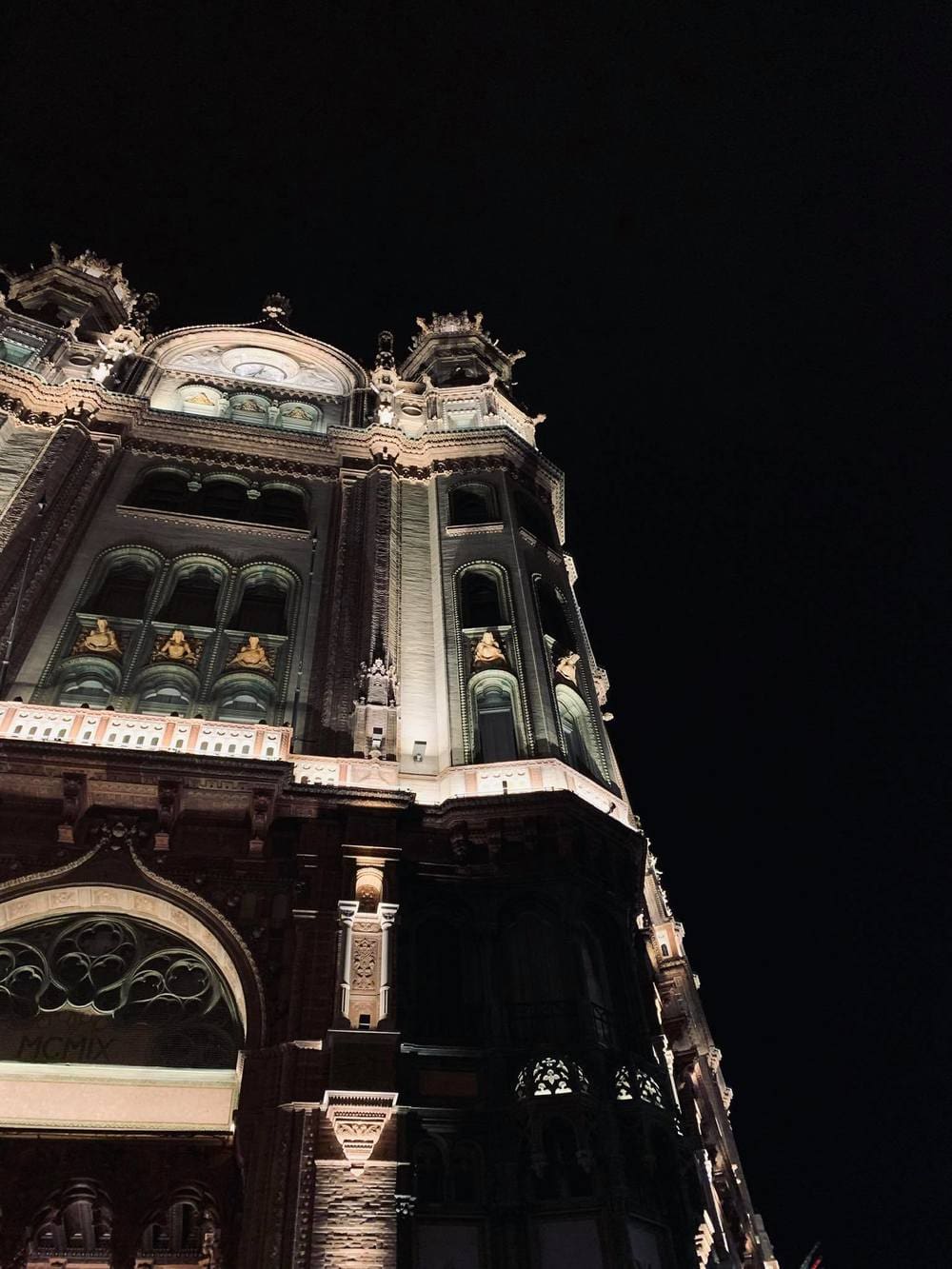 What Does the Párisi Passage of Budapest Have to Do with Paris ...